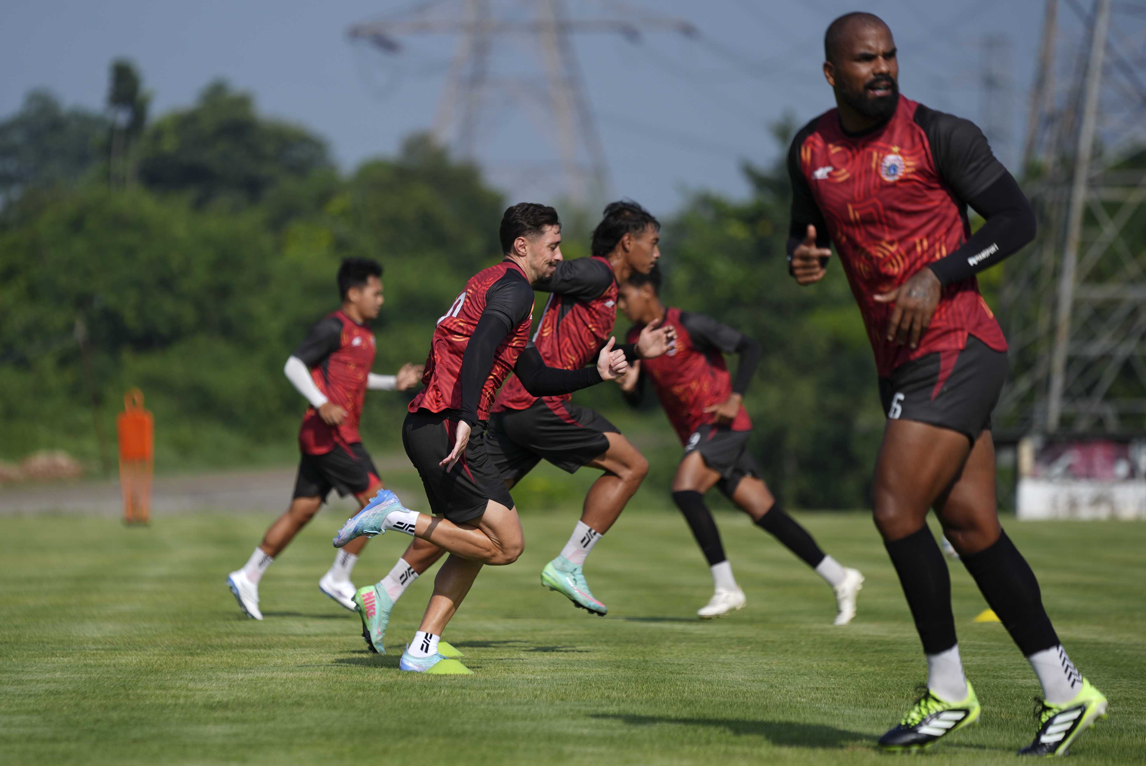JERSEY BARU PERSIJA: CENTURY OF GLORY TERBANG BERKELILING JIS